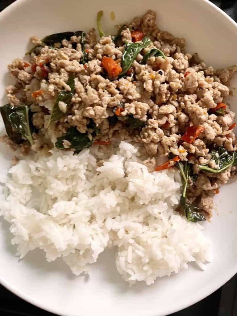 Thai Basil Pork Mince (Pad Kra Pao Moo) (20 min) - Greedy Girl Gourmet