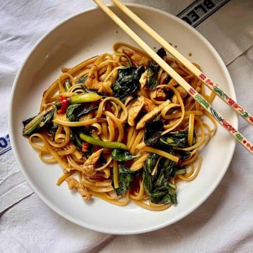 10 Asian Spaghetti Dishes for Dinner - Greedy Girl Gourmet